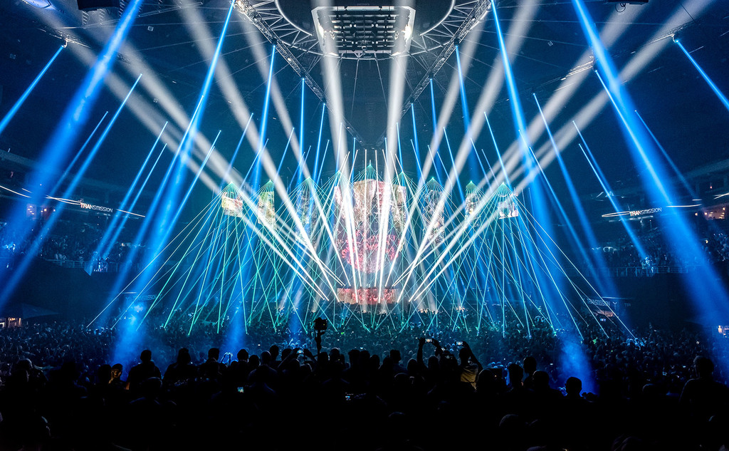 ROBE Robin MegaPointe Световой прибор полного вращения, лампа Osram ...